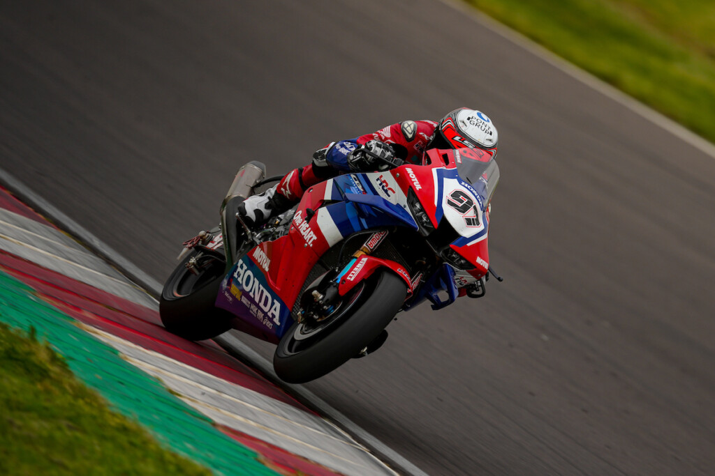 Team HRC CBR1000RR-Rのベースセットアップの開発を進める - 気になるバイクニュース